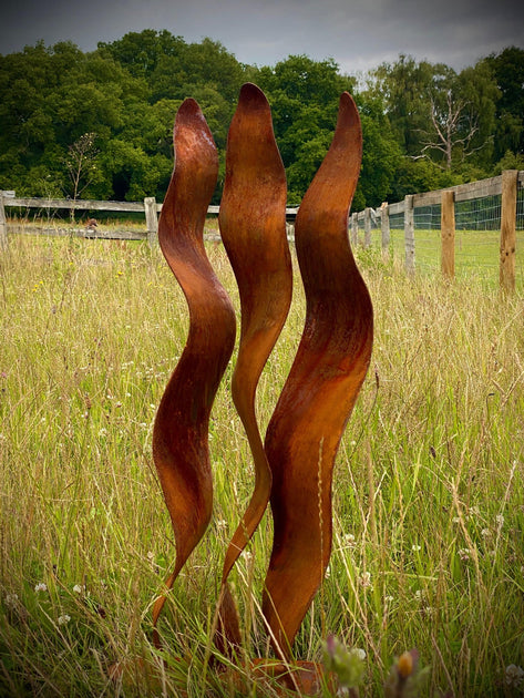 Large Reed Sculpture – Rustic Garden Art